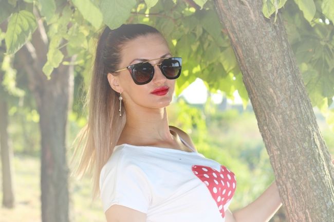 Light-banding - Image Tools: effects - PhotoKit.com