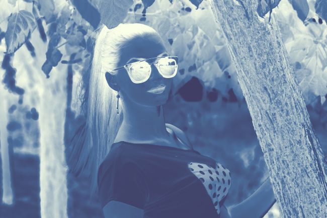 X-rays - Image Tools: effects - PhotoKit.com