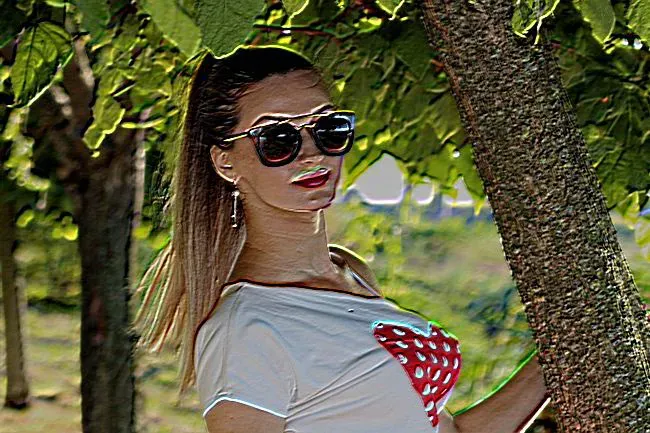 Emboss - Image Tools: filter - PhotoKit.com